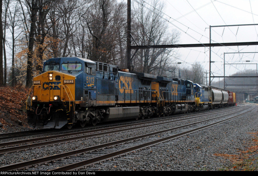 CW44AH's 5113, 582, and GP40-2 4408 on Q418-03